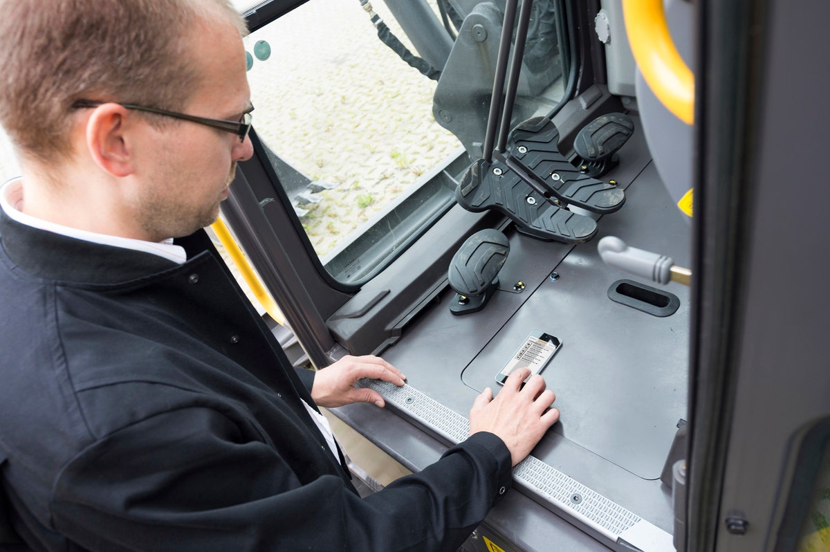 Mobile Vibration Measurement by Smartphone