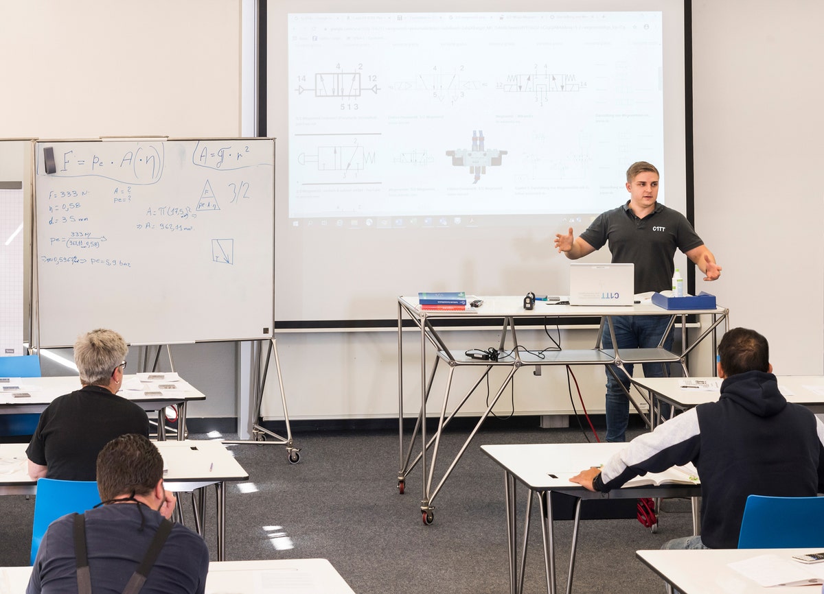 Continental Has Launched Qualification Offensive for Employees in Hamburg